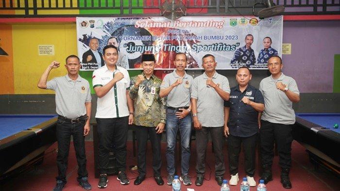 Sekretaris Daerah Kabupaten Tanah Bumbu Ambo Sakka Membuka Kompetisi ...