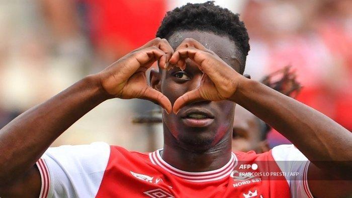 Striker Arsenal Jadi Incaran Terbaru AC Milan di Bursa Transfer ...