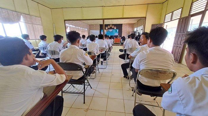 Soal dan Kunci Jawaban Ulangan Mapel Kimia Semester 2 Kelas 10 SMA/MA ... Soal dan Kunci Jawaban Ulangan Mapel Kimia Semester 2 Kelas 10 SMA/MA ...