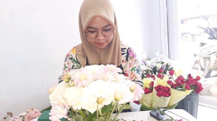 Tips Teknik Merangkai Bunga Segar Agar Terlihat Indah dan Semerbak ...