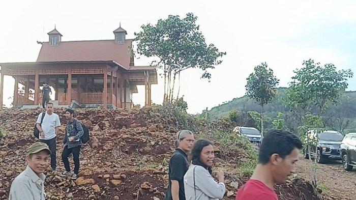 Wisata Kalsel: Pengunjung Dapat Melihat Sunset dan Sunrise di Bukit ...