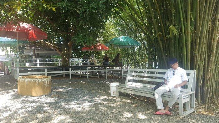 Melihat Pulau-pulau Kecil Saat Menyusuri Waduk Riam Kanan Kabupaten ...