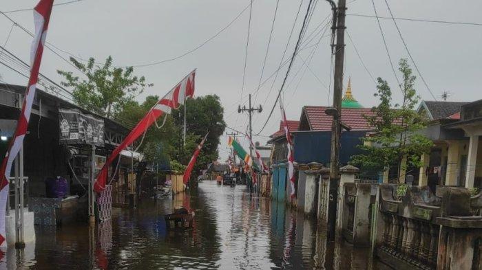 Genangan Air di Jalan Cempaka Tunggul Irang Ilir Kabupaten Banjar Mulai ...