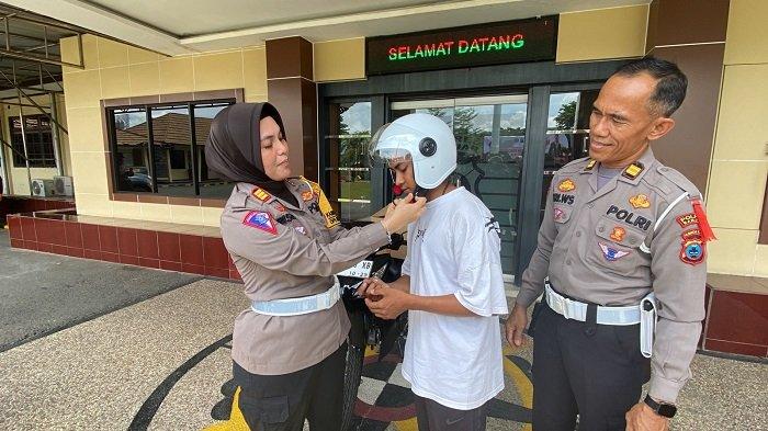Viral Ditilang Saat Beli Klepon di Perempatan Sekumpul, Konten Kreator Ini Malah Dapat Motor ...