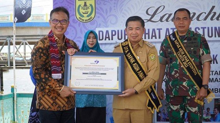Berkunjung ke Banjarmasin, Kepala BKKBN RI Kukuhkan H Ibnu Sina Sebagai Bapak Asuh Anak Stunting ...