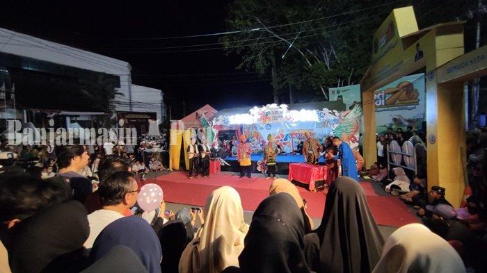 Panggung Hiburan di Amuntai Expo dan Bazar Ekonomi Kreatif Jadi Daya ...