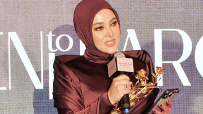 Dapat Penghargaan dari UNESCO di Festival Film Cannes, Syahrini Bersiap Kembali ke Dunia Musik ...