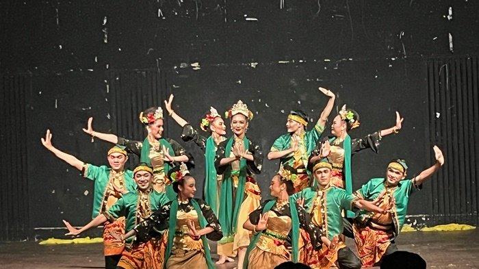 Kemeriahan Pagelaran Sanggar Ayu Putri Banjarmasin, Perpaduan Harmoni ...