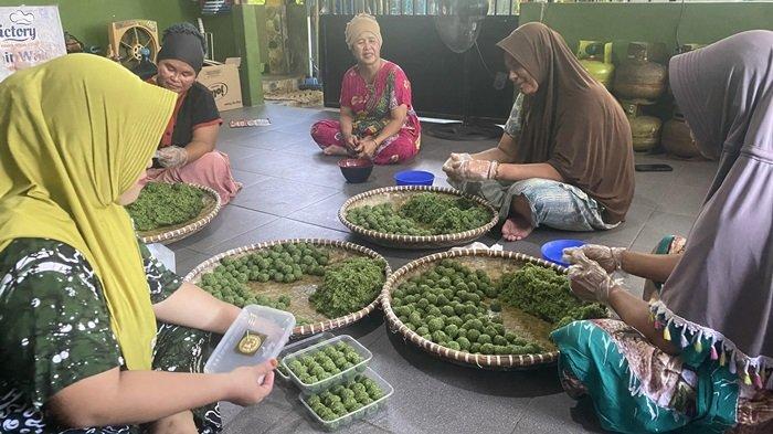 UMKM Kalsel: Beli Tapai Ketan Gambut Ratu Langsung di Rumah Produsen ...