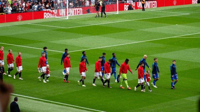 Liverpool Kalah dari Manchester United, Efek Pendapatan Rp11,9 Triliun ...