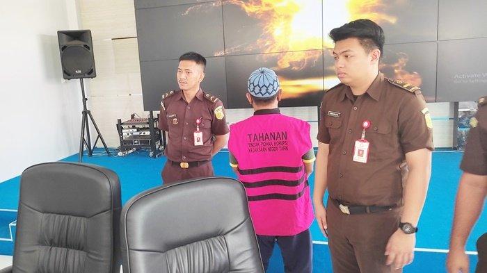 Berkas Lengkap, Tersangka Kasus Korupsi Dana BOS di Disdik Kabupaten ... Berkas Lengkap, Tersangka Kasus Korupsi Dana BOS di Disdik Kabupaten ...
