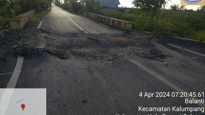 Waspada melintas di Jalur Kalumpang-Banjarmasin, Tiga Titik Aspalnya ...