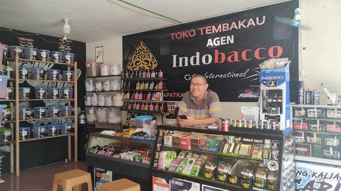 Tingwe Makin Populer di HSS, Warga Pilih Beli Tembakau Eceran ...