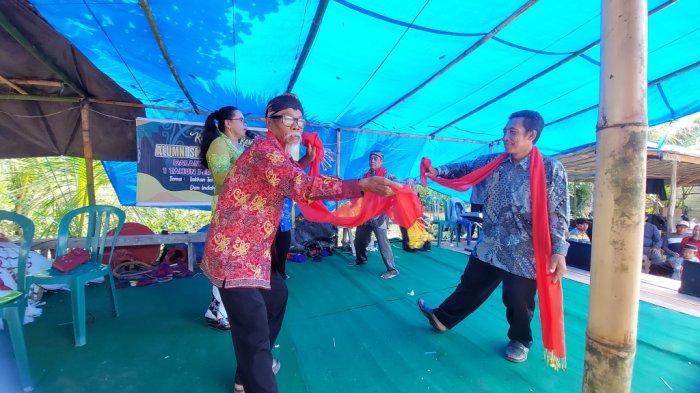 Perkawinan Adat Jawa dengan Kembar Mayang Dipungkasi Tari Tayub, Tuan ...