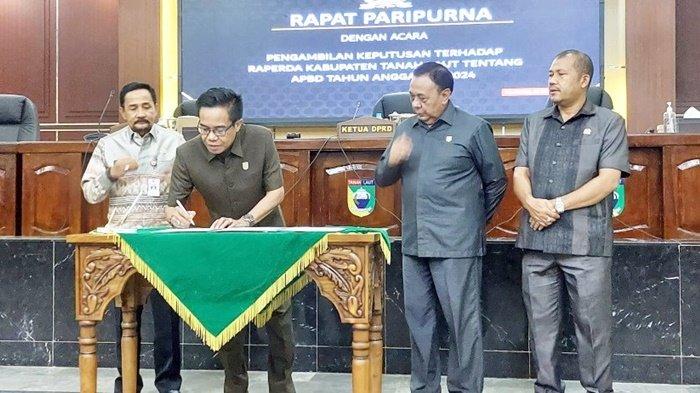 Tengah Malam, DPRD Kabupaten Tala Gelar Rapat Paripurna, Setujui dan Sahkan APBD 2024 Jadi Perda ...