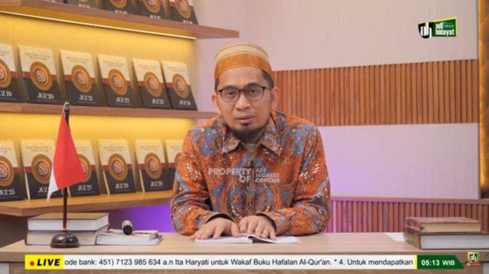 Kumpulan Doa di Ramadhan 2023, Ustadz Adi Hidayat Jabarkan Waktu Membaca di Jeda Sholat Tarawih ...