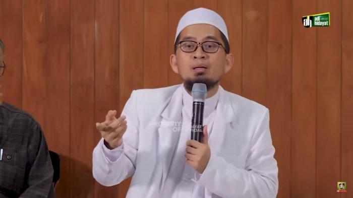 Keutamaan Dzikir Usai Shalat, Ustadz Adi Hidayat Jelaskan Sesuai Perintah Allah SWT ...