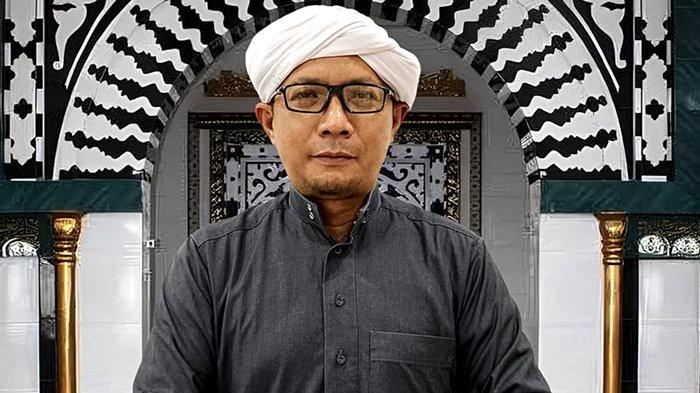 Memakai Parfum Dipandang dari Sudut Islami, Ustadz H Saiful Anwar ...