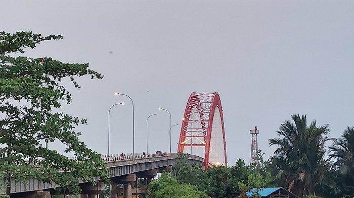 Wisata Kalsel - Santai, Menikmati Alam di Jembatan Rumpiang Kabupaten ...