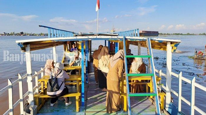 Kelotok Wisata Susur Sungai Barito di Kota Marabahan Dilengkapi dengan ...