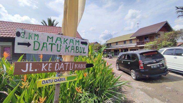 Wisata Kalsel - Akses Terbuka Jadi Alasan Jemaah Datang ke Makam Daru ...