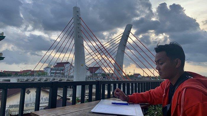 Wisata Kalsel - Senja, Peroleh Pemandangan Indah dari Kawasan Jembatan ...