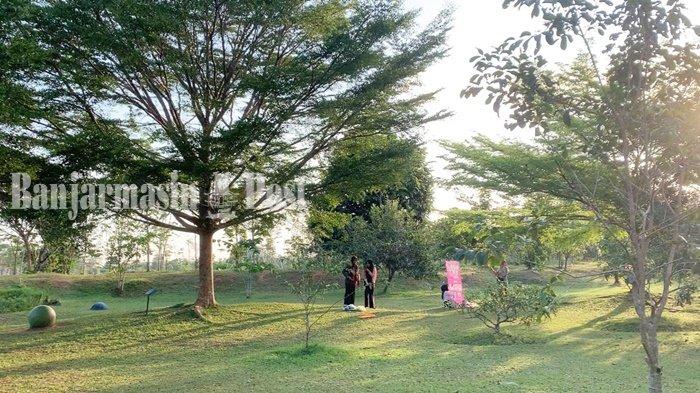 Selain Menikmati Pemandangan, Pengunjung Bisa Wisata Edukasi di Kebun ...