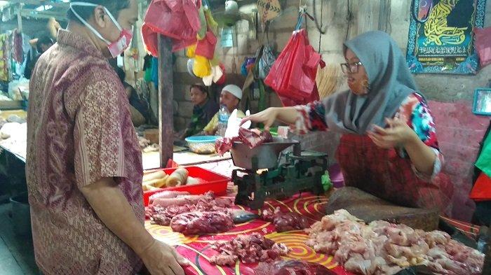 Tiba di Bulog Kalsel, 14 Ton Daging Beku Didistribusikan ke Tiga ...