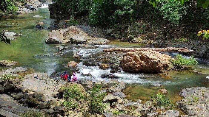 Wisata Kalsel : Indahnya Riam Kinarum, Tawarkan Aliran Sungai ...