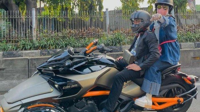 Ustaz Solmed Bangun Rumah Mewah, April Jasmine: Senangnya Dibuatkan Ruang Sauna ...