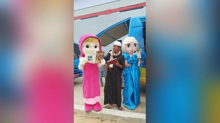 Badut Elsa dan Marsha yang Dibawa Dispersip Kalsel Kagetkan Petugas ...