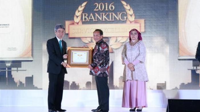 Bank Kalsel Raih Penghargaan Banking Service Excellence Award 2016 - Banjarmasinpost.co.id