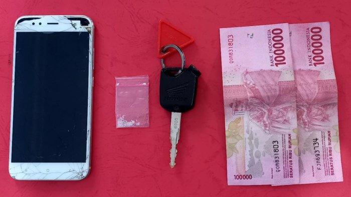 Narkoba Kalsel - Dua Pria Kelua Dibekuk Satresnarkoba Polres Tabalong ... Narkoba Kalsel - Dua Pria Kelua Dibekuk Satresnarkoba Polres Tabalong ...