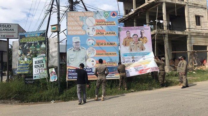 Bawaslu dan Satpol PP Balangan Tertibkan Baliho Pemerintah Bergambar Petahana - Banjarmasinpost ...