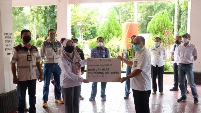 Adaro dan Mitra Sumbang APD Medis di Tabalong - Banjarmasinpost.co.id
