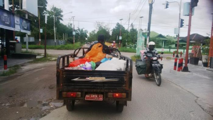 Bau Sampah Mengganggu - Banjarmasinpost.co.id