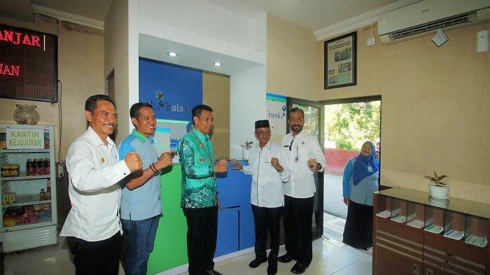 Resmikan Kantor Khas Bank Kalsel di Kantor Bapenda Banjar, Begini ...