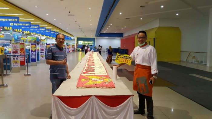 Meriahkan HUT Kemerdekaan, Hypermart Citimall Ciptakan Roti Sepanjang ...