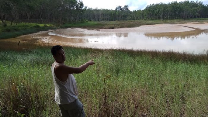 Sungai dan Embung Desa Surian Hanyar Penuh Lumpur Tambang Batu Bara ...