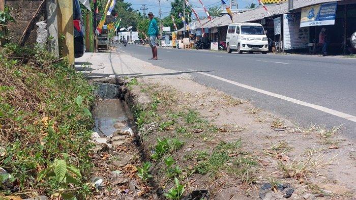 Sejumlah Saluran Drainase Dekat Rumah Makan di Banjarbaru Tersumbat Limbah, Begini Respons Warga ...