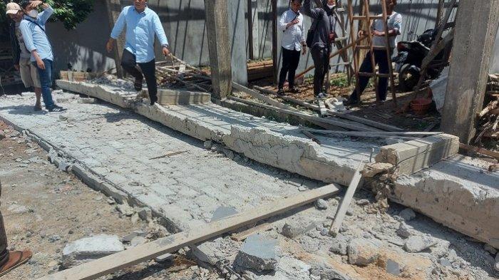 BREAKING NEWS : Tertimpa Material Bangunan Ruko di Martapura Kalsel, Dua Pekerja Bangunan Tewas ...