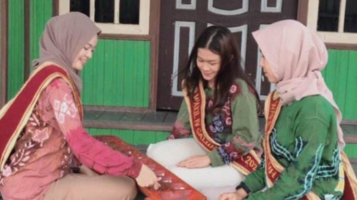 Badaku atau Congklak, Permainan Rakyat Kalsel yang Menyatukan Berbagai ...