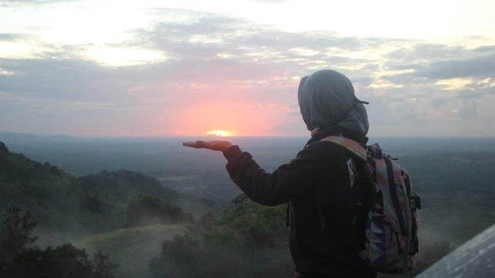 Eksotis Gunung Birah Tanahlaut, Mengabadikan Momen Sunset dan Sunrise ...