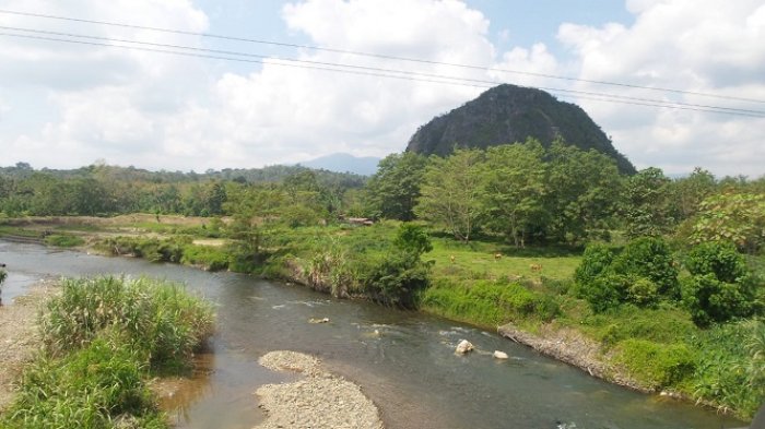 Munculnya Gunung Hantanung dan Sungai Maranting Akibat Dua Bocah ...