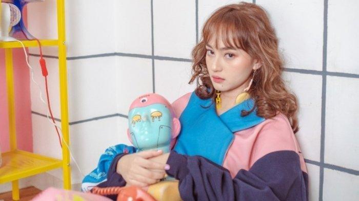 Potret Cantik Indah Kusuma Penyanyi Juga Dokter Yang Bertugas di Masa ...