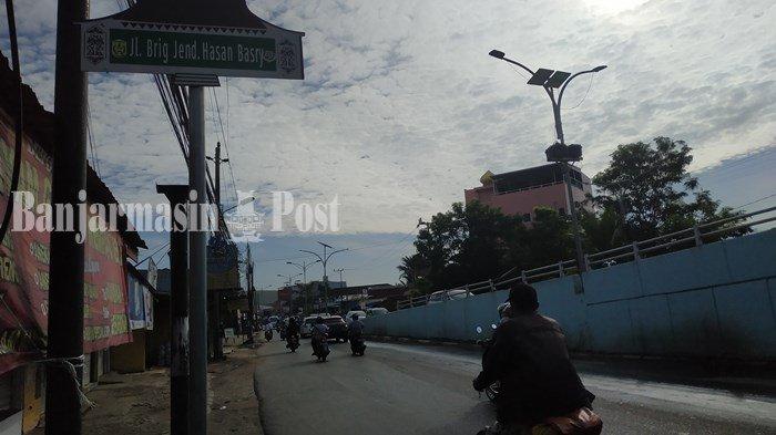 KalselPedia - Jalan Brigjen Hasan Basry Kayu Tangi, Pintu Masuk ke Kota ...