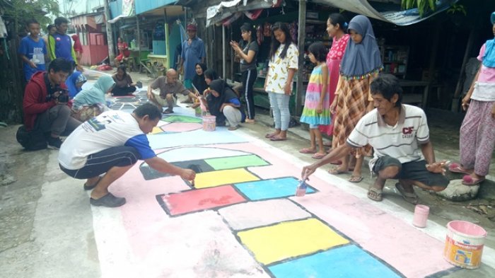 Jalanan di Gang Ini Penuh Warna, Fakta Soal Pelukisnya Mengagetkan ...