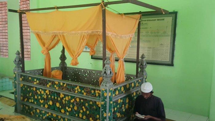 Makamnya di Martapura Jadi Objek Wisata Religi, ini Silsilah Keturunan ...