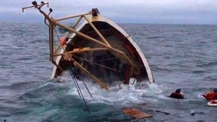 Kronologi Perahu Kayu Pengangkut 5 Motor Tenggelam di Sebatik ...