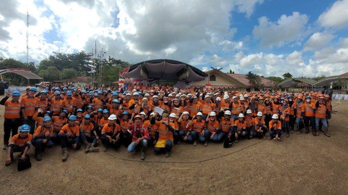 PT Darma Henwa Tbk Gelar Upacara HUT ke-77 RI, Tarian Bhinneka Tunggal Ika Turut Ditampilkan ...